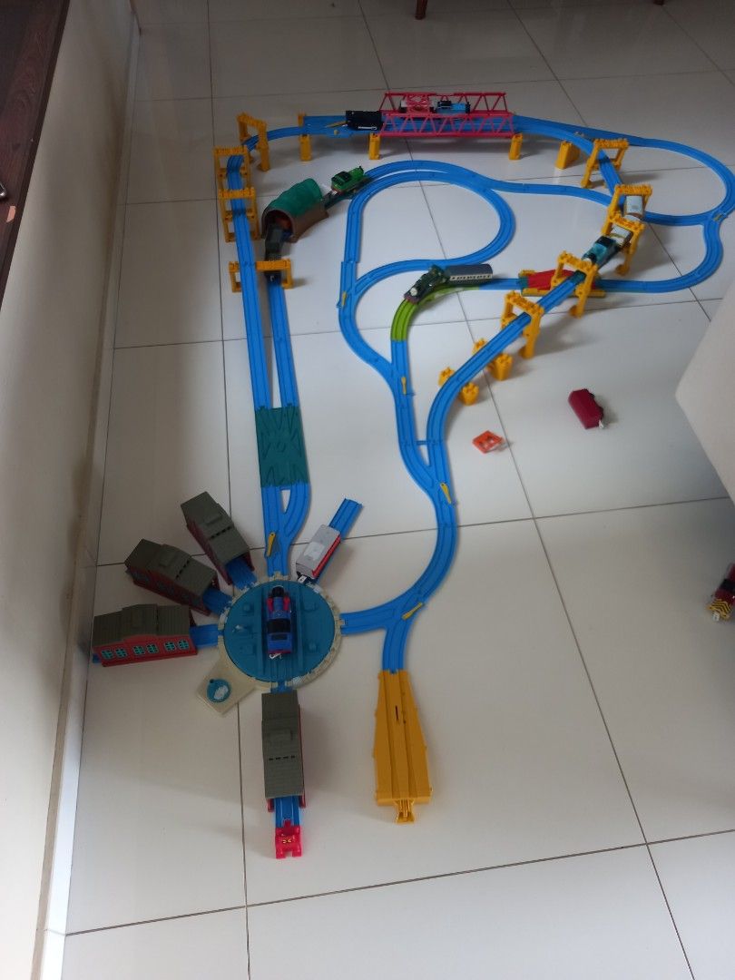 Thomas & Friends Set, Hobbies & Toys, Toys & Games on Carousell