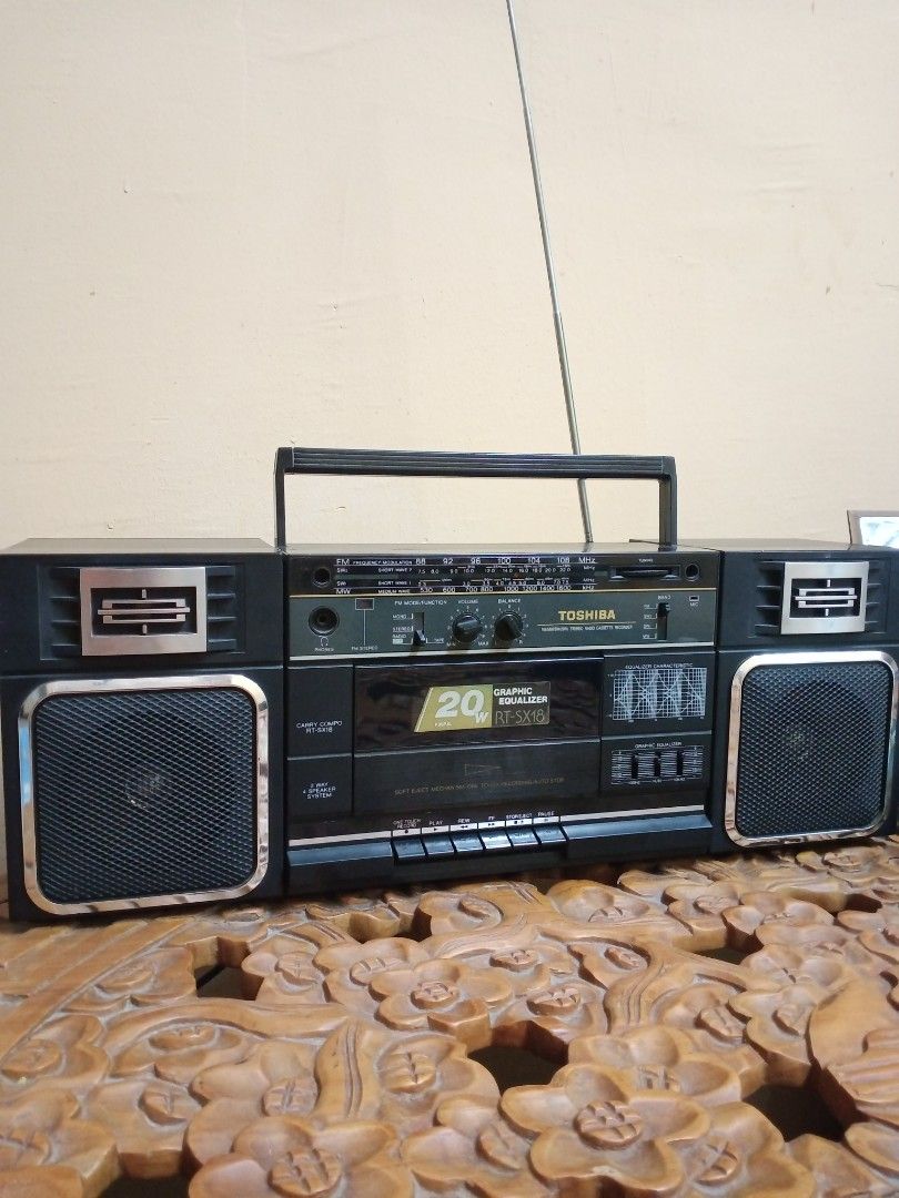 TOSHIBA radio casset, Audio, Portable Music Players on Carousell