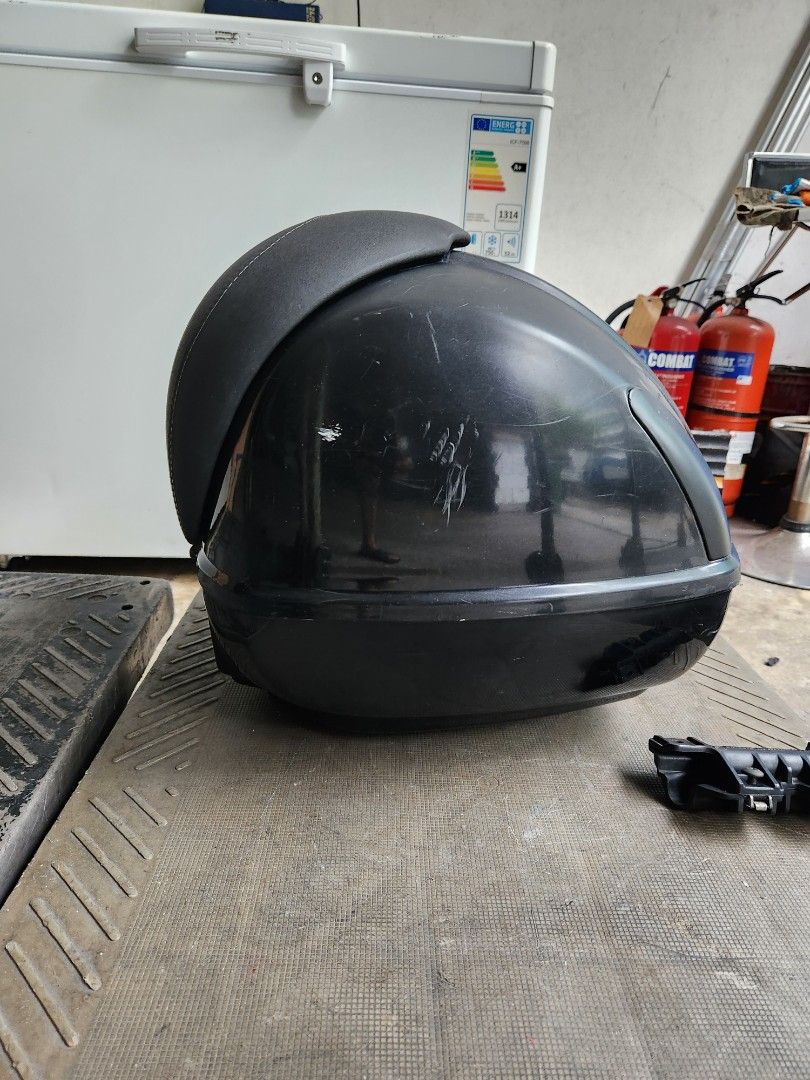 Vespa gts top box, Motorcycles, Motorcycle Accessories on Carousell