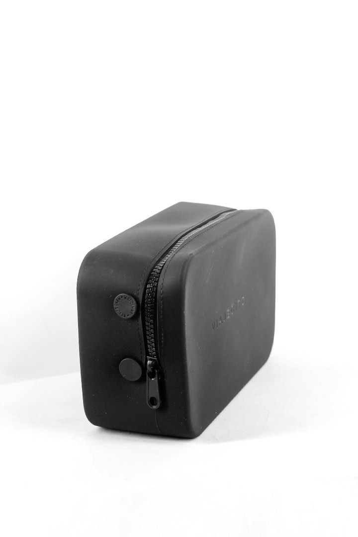 Viajecito Classic Splashkit - Black, Women's Fashion, Bags & Wallets ...