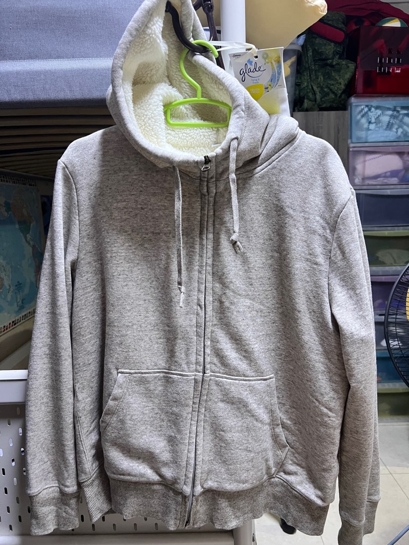 Warm Uniqlo grey jacket with inner lining, Women's Fashion, Coats ...