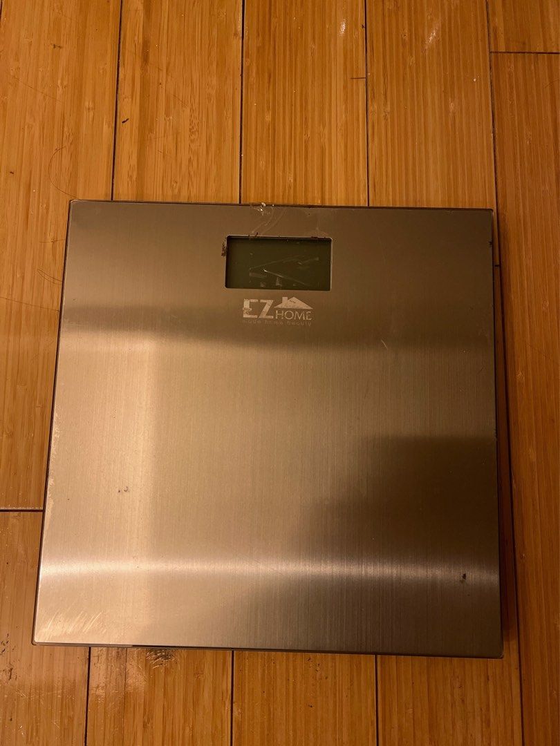 Weighing scale silver EZ Home weight scale, 健康及營養食用品, 健康監測儀和體重秤 - Carousell