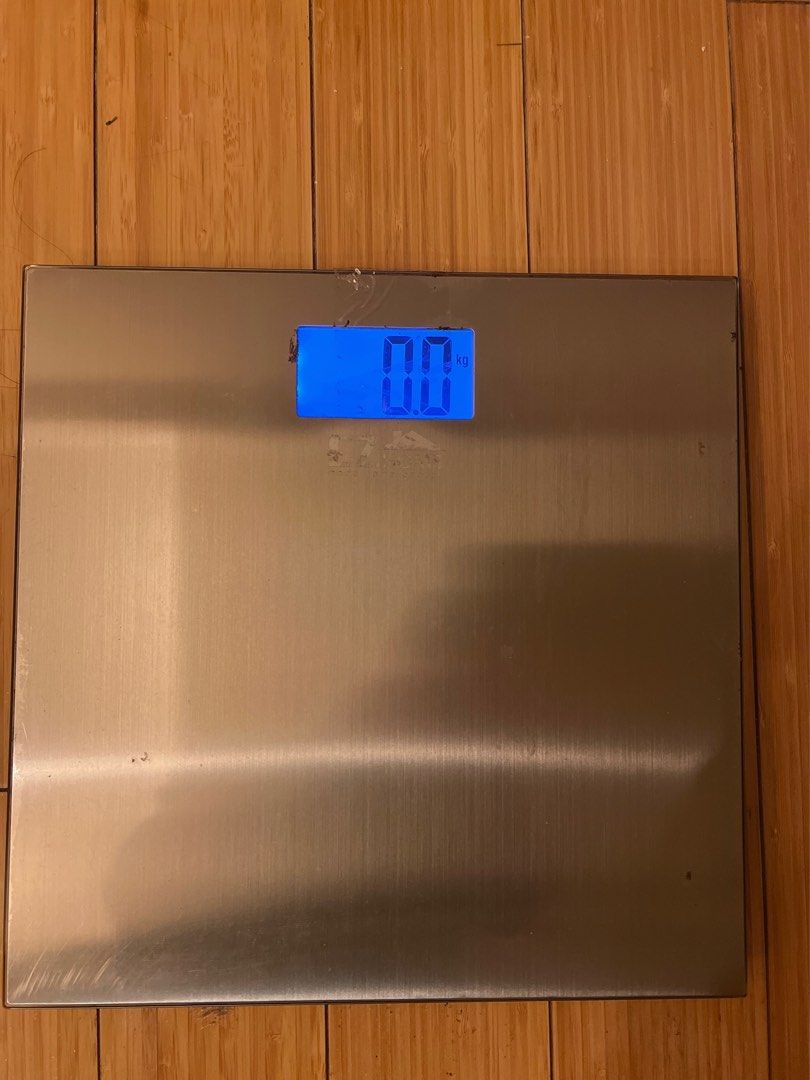 Weighing scale silver EZ Home weight scale, 健康及營養食用品, 健康監測儀和體重秤 - Carousell