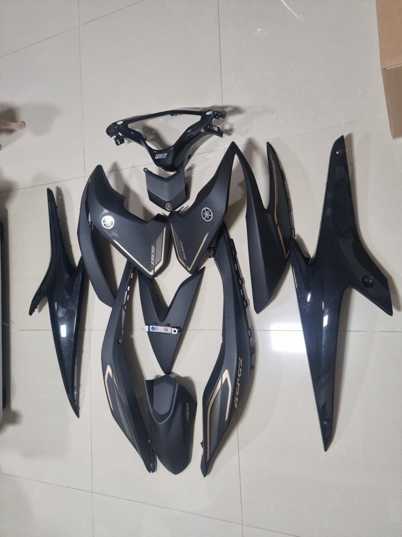 Aerox coverset original, Motorcycles, Motorcycle Accessories on Carousell