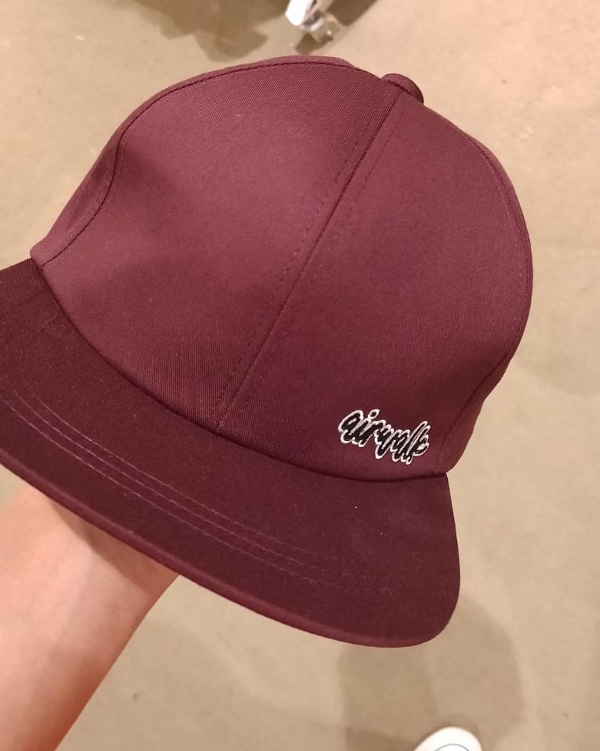 Airwalk topi original, Fesyen Pria, Aksesoris, Topi di Carousell