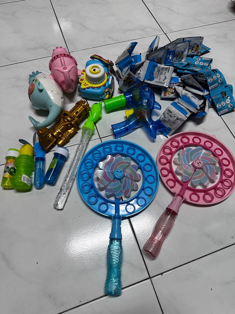 Bubble bubble machine/Bubble water, Hobbies & Toys, Toys & Games on ...