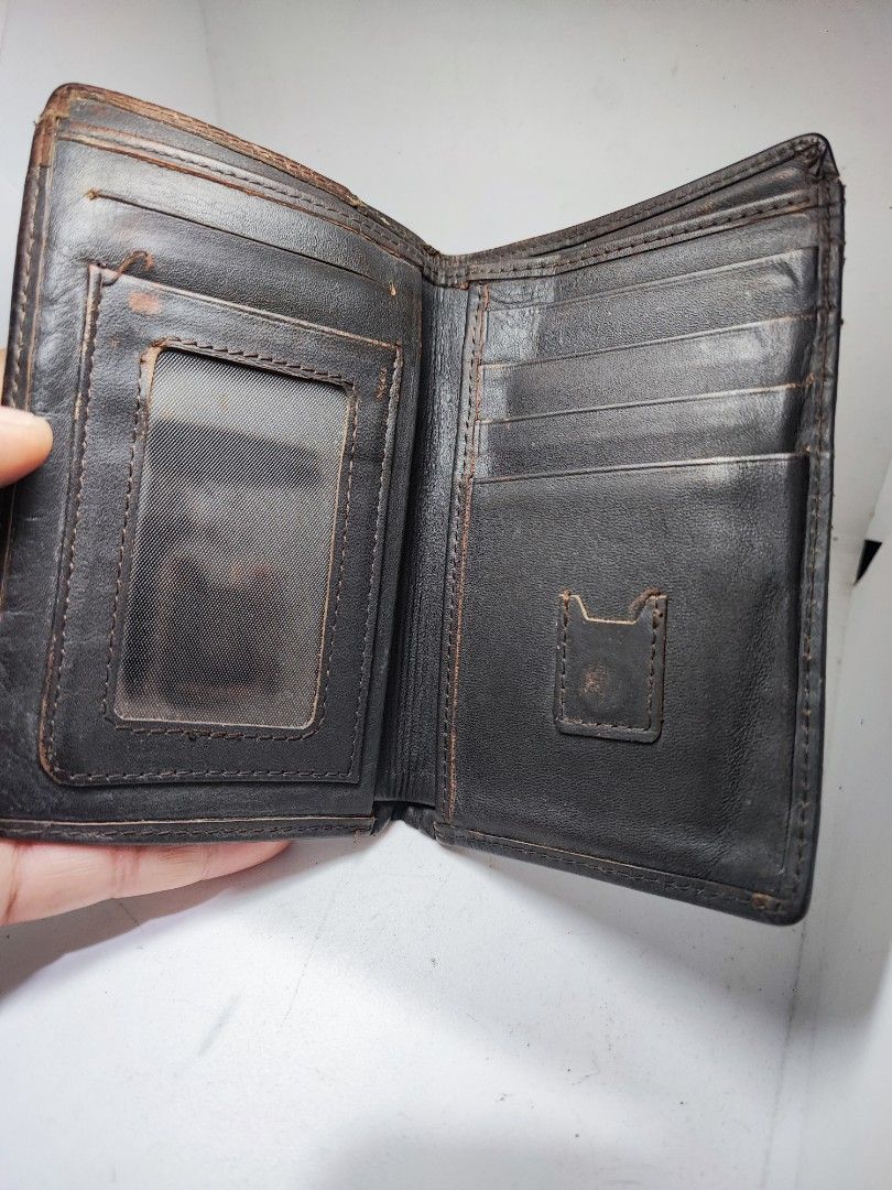 Dompet Eiger kulit, Fesyen Pria, Tas & Dompet , Dompet di Carousell