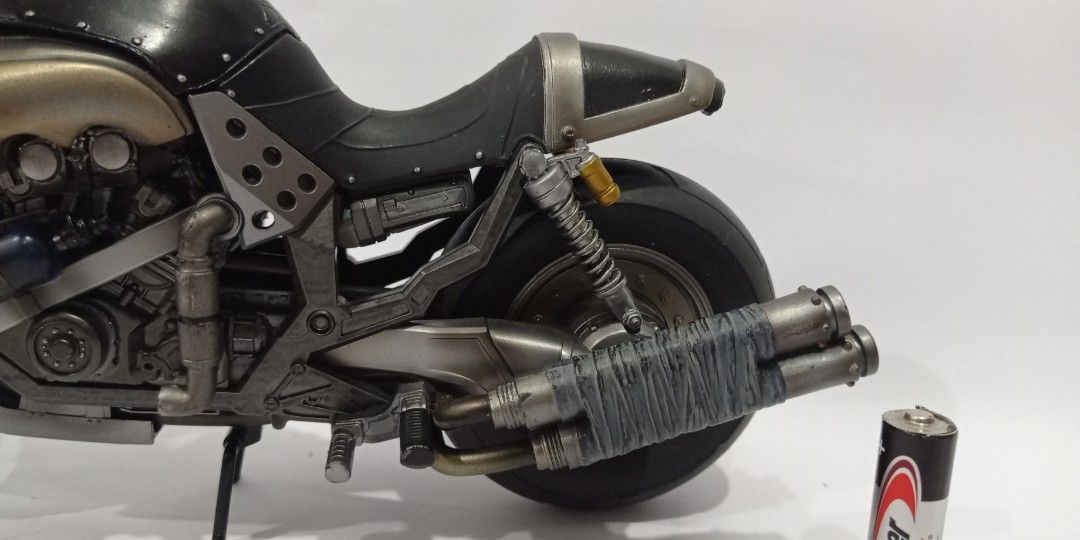 Final Fantasy VII Play Arts Cloud Bike Hardy Daytona, Hobbies & Toys ...