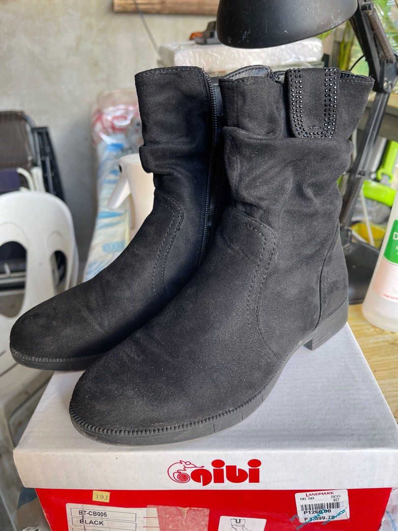 Gibi Kids Boots, Women's Fashion, Footwear, Boots on Carousell