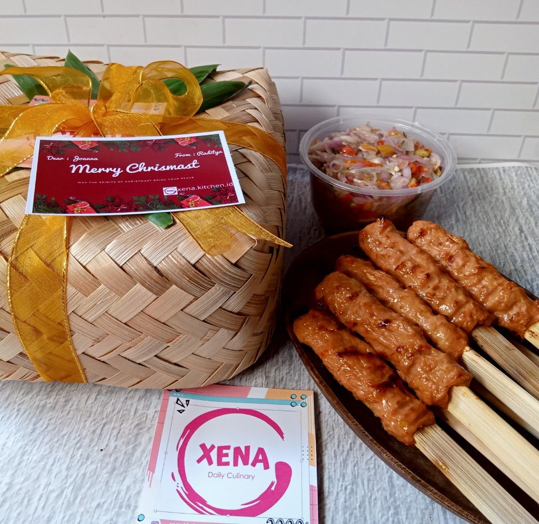 Hampers Natal Sate Lilit Ayam Free Besek,Pita dan Gift Card, Makanan ...