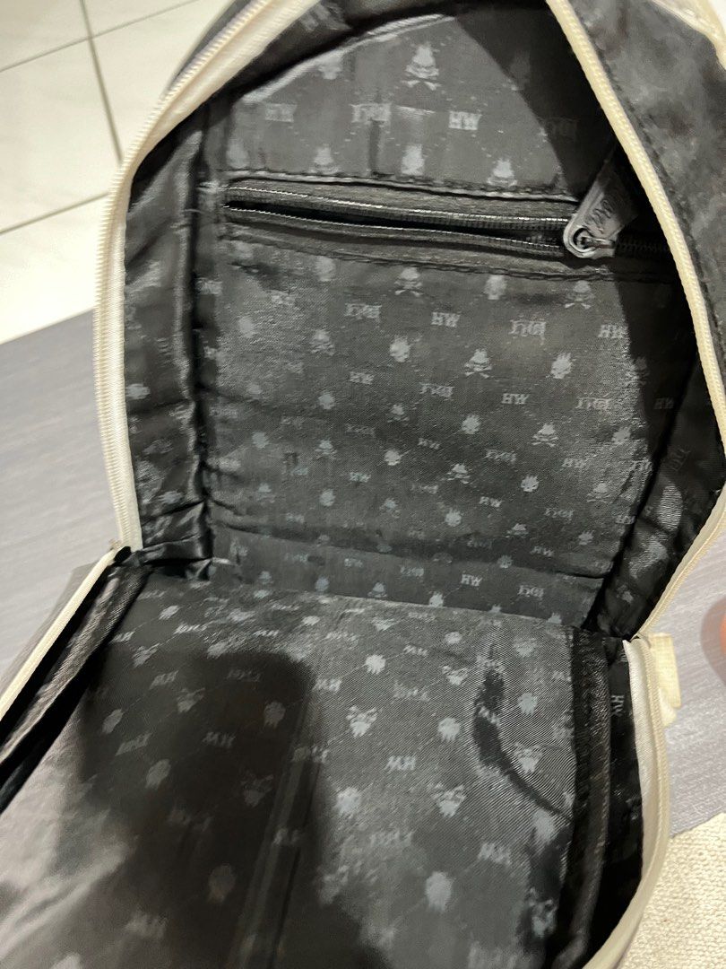 hotto windo slide bag, Men's Fashion, Bags, Backpacks on Carousell