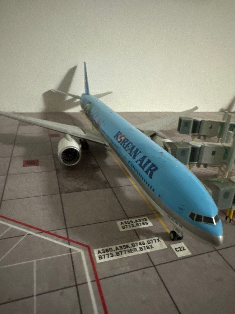 Jc wings 1/200 Korean air b777-300er, Hobbies & Toys, Toys & Games on ...