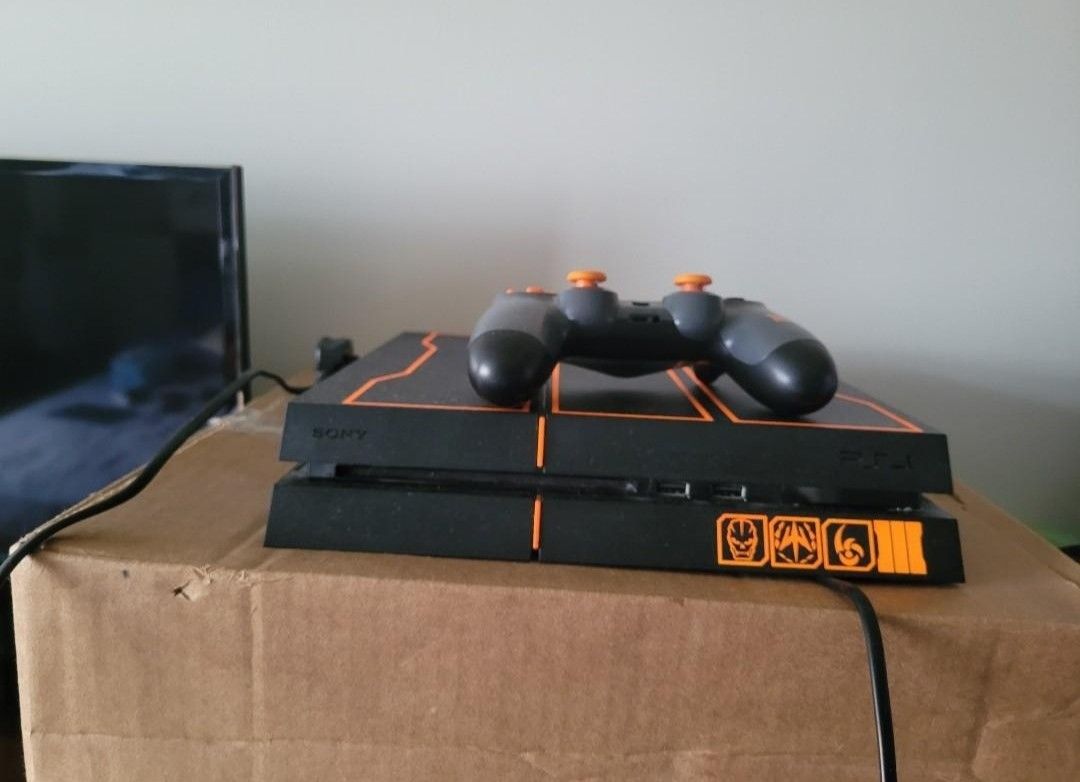 Limited Edition Call of Duty PS4, Video Gaming, Video Game Consoles ...