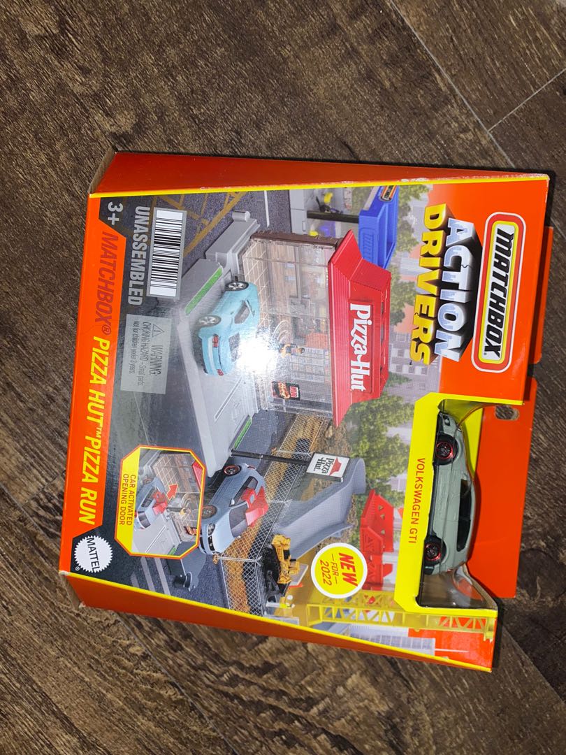Matchbox Action Drivers Pizza Hut, Hobbies & Toys, Toys & Games on ...