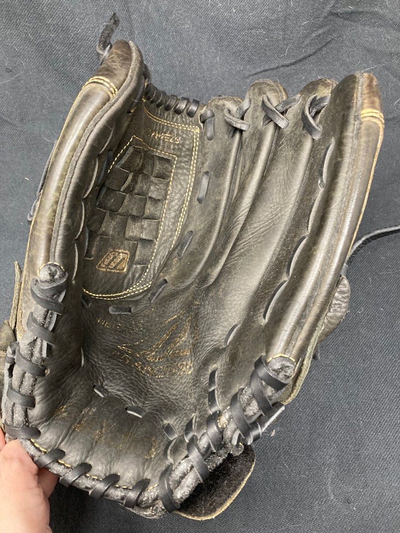Mizuna leather softball glove 10", Sports Equipment, Sports & Games ...