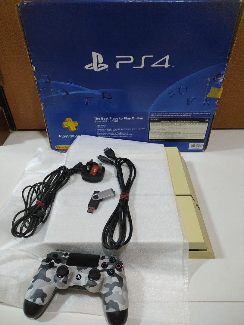 Modded PS4 on firmware 9.00 Goldhen. Full set with box, Video Gaming ...