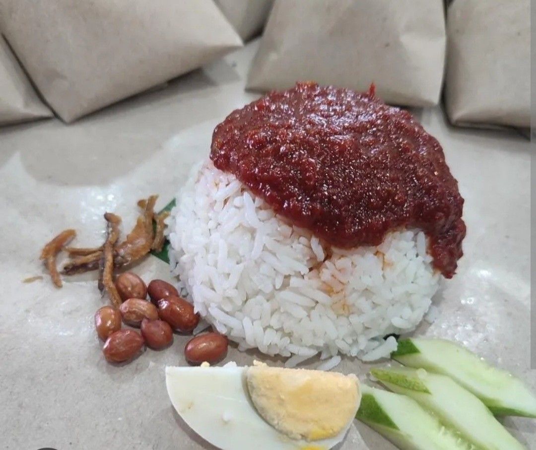 [START-UP]NASI LEMAK PADU $2, Food & Drinks, Rice & Noodles on Carousell
