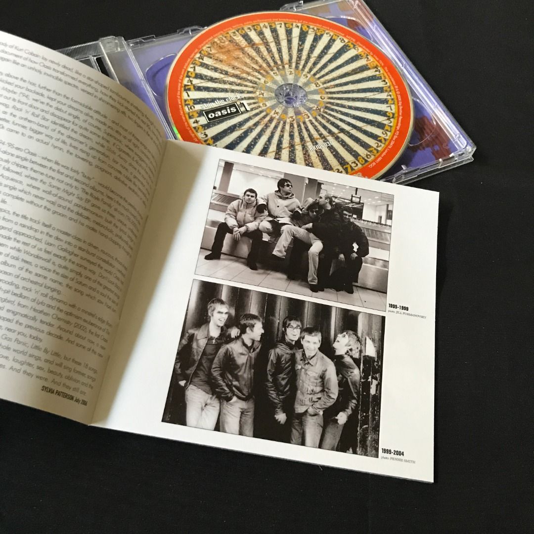 Oasis - The Best of Oasis (2 CD), Hobbies & Toys, Music & Media, CDs ...