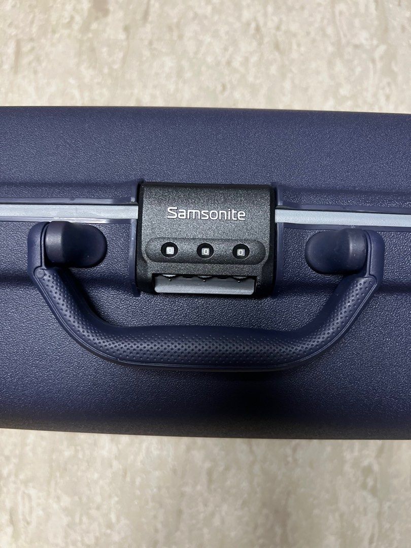 Samsonite 68cm Oyster Navy Blue 2 wheels, Hobbies & Toys, Travel ...