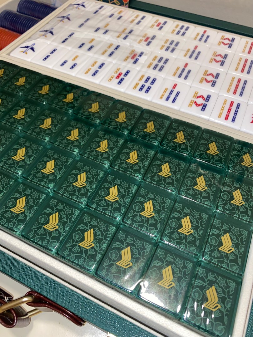 SINGAPORE AIRLINES LIMITED EDITION MAHJONG SET (GREEN) SQ, Hobbies ...