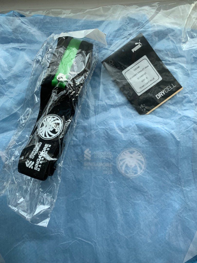Standard Chartered Singapore Marathon Singlet & Waist Pouch, Men's ...