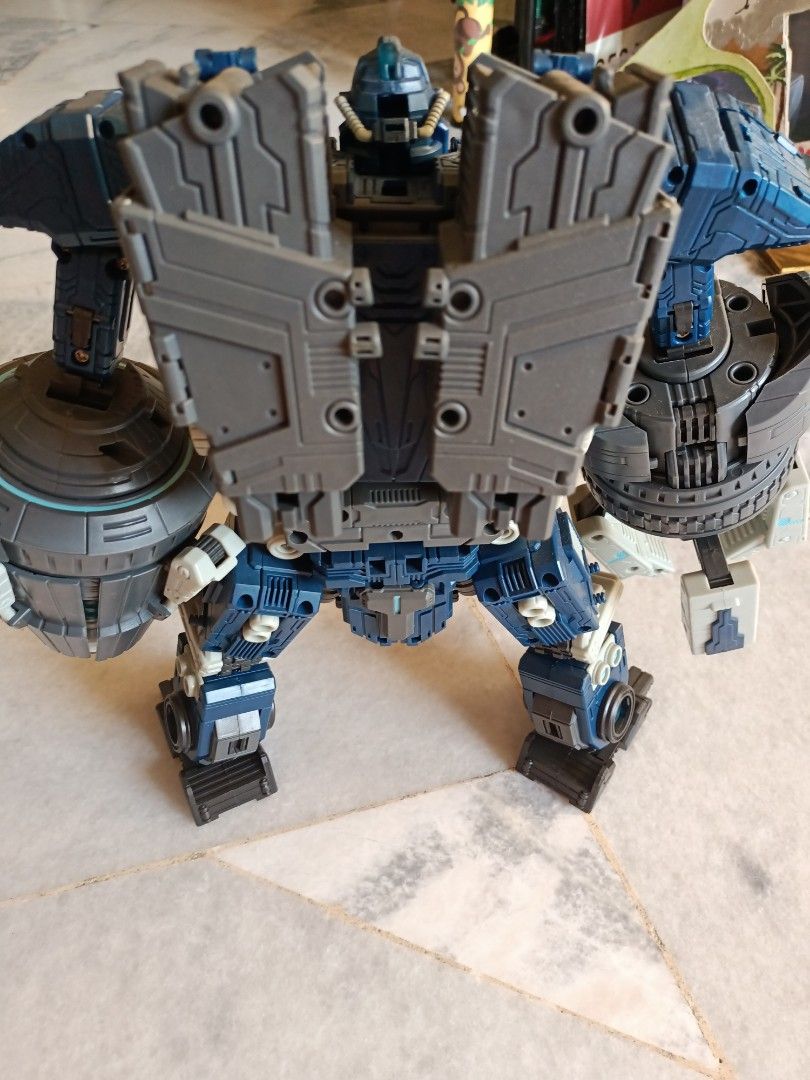 Transformers planet x Omega surpreme, Hobbies & Toys, Toys & Games on ...