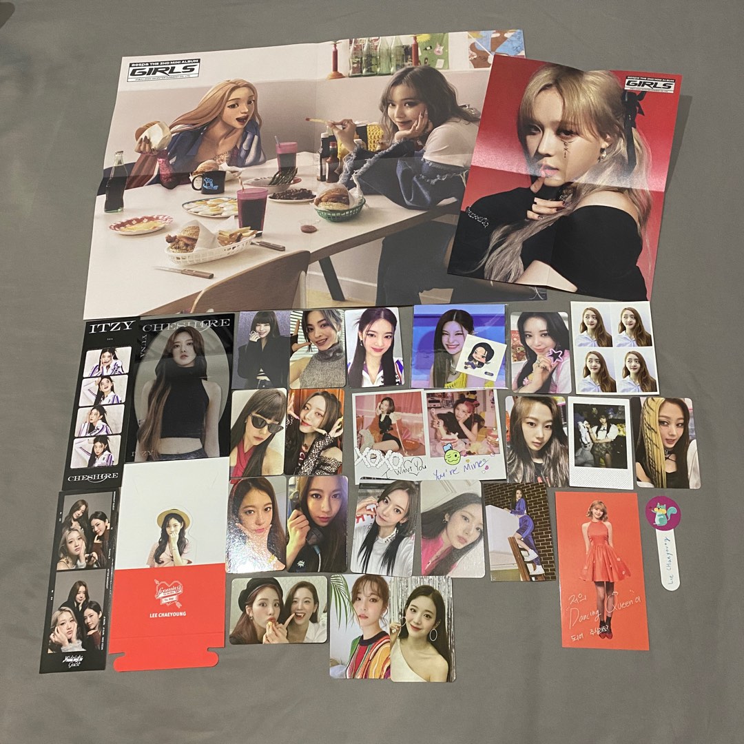 wts kpop girl groups photocards + posters, Hobbies & Toys, Memorabilia ...