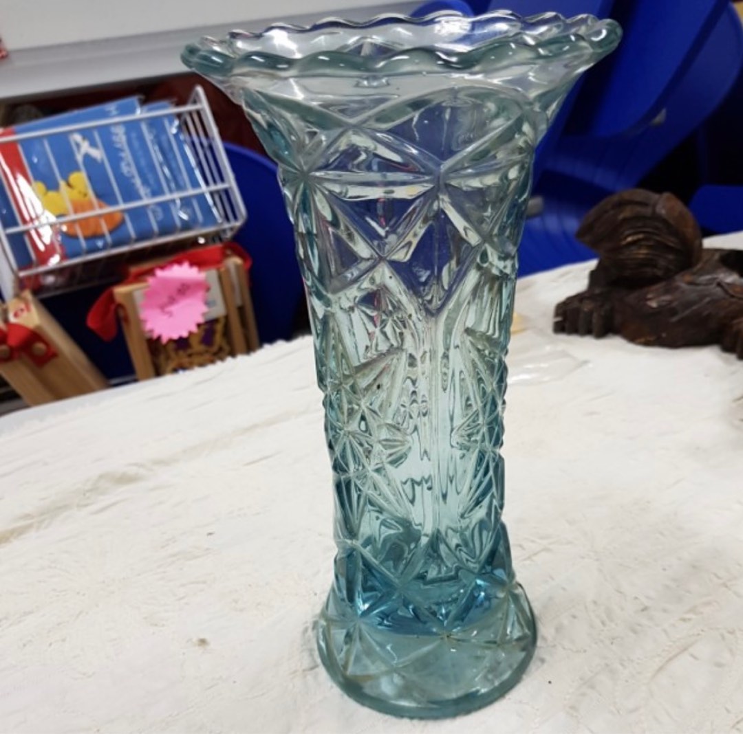 #0324 vintage glass crystal vase, Furniture & Home Living, Home Decor ...