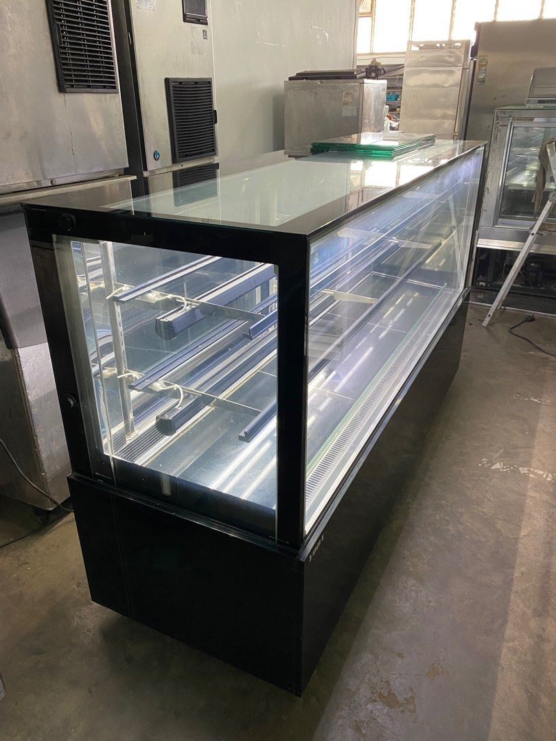 2m length cake display chiller. Made in Taiwan. Free deliver and ...