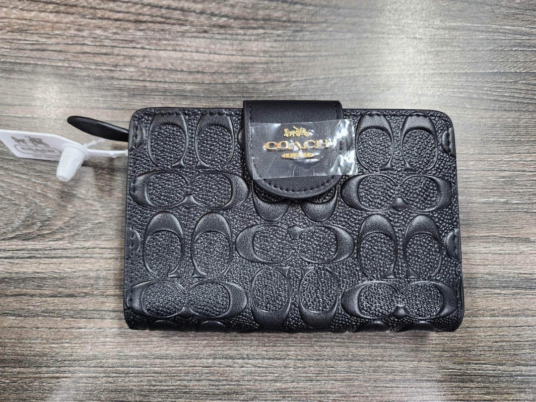 Authentic Coach Wallet, Luxury, Bags & Wallets on Carousell