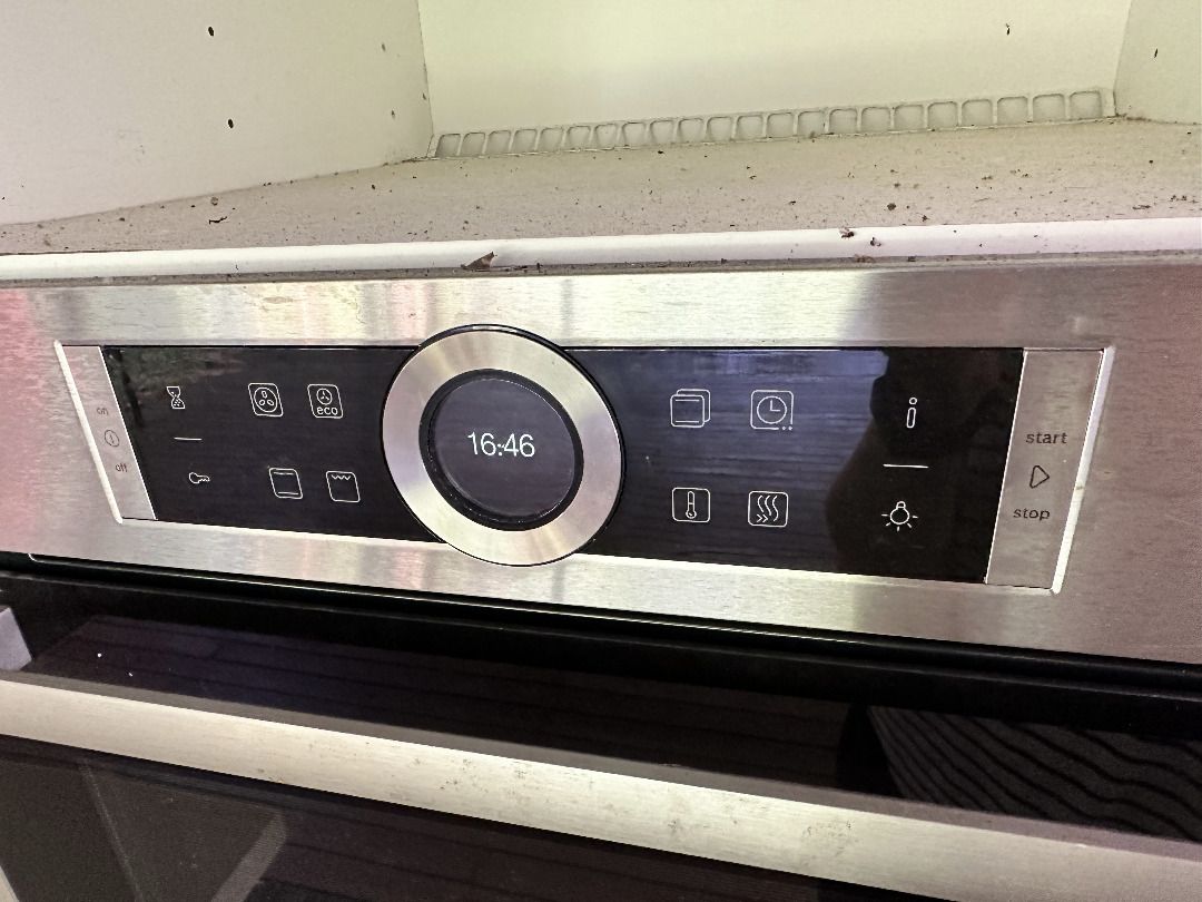 Bosch oven HBG633BS1B Built-in Oven (71L)- only 1 year old!, TV & Home ...
