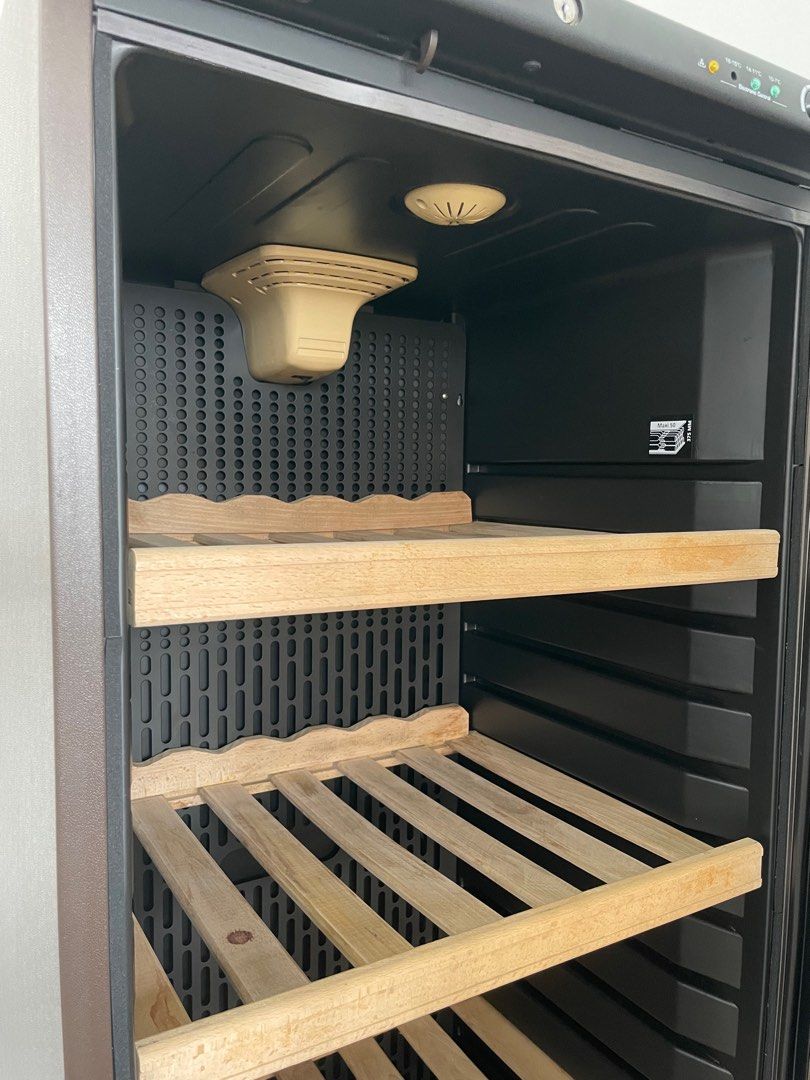 Brandt full size wine chiller, TV & Home Appliances, Kitchen Appliances ...