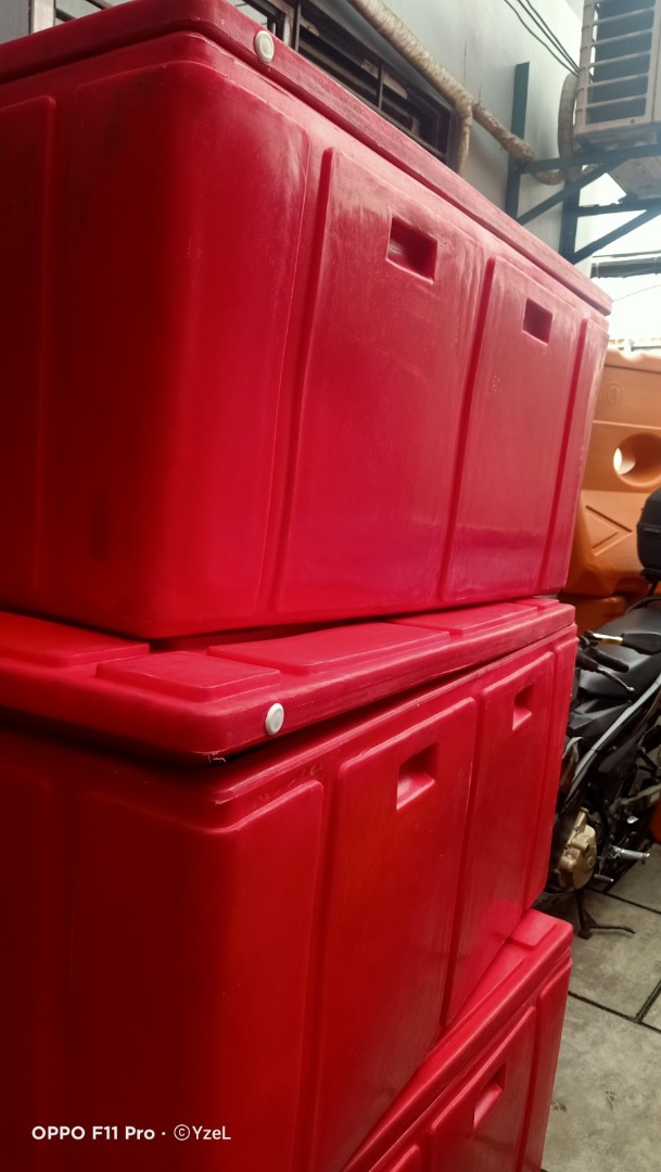 COOLER BOX, Furniture & Home Living, Home Improvement & Organization ...