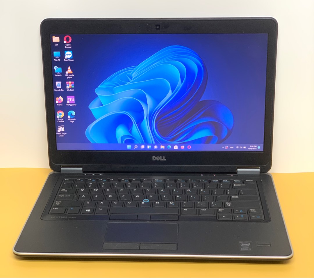 Dell i5 Slim Laptop like new with ssd Win 11 Pro camera Wifi ready to ...