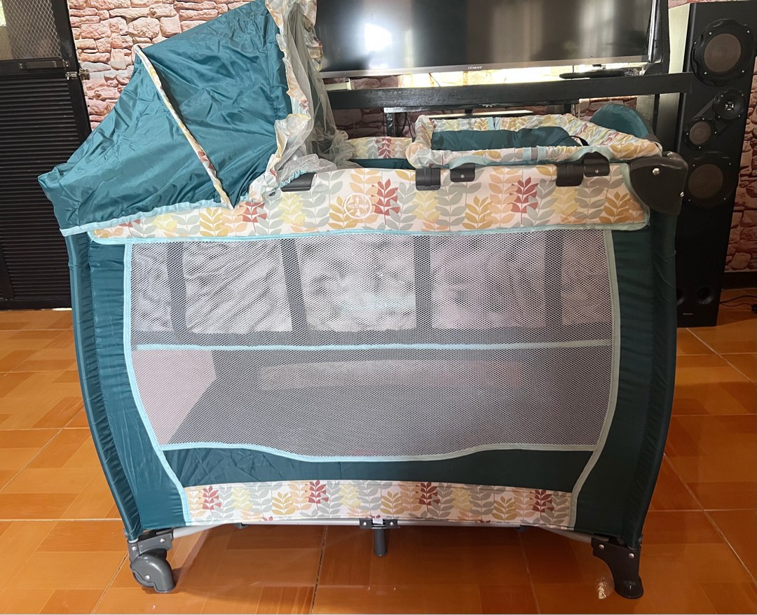 GIANT CARRIER CRIB, Babies & Kids, Baby Nursery & Kids Furniture, Cots ...