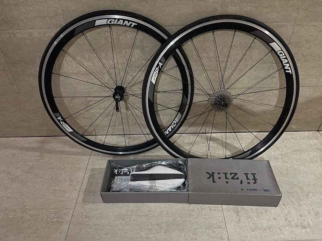 Giant Trinity Composite S, Sports Equipment, Bicycles & Parts, Bicycles ...