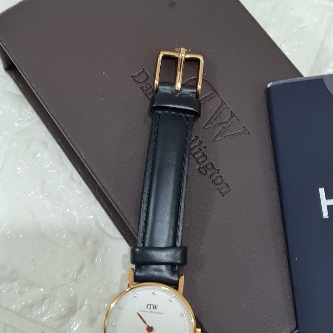 Jam Tangan DW original, Fesyen Wanita, Jam Tangan di Carousell