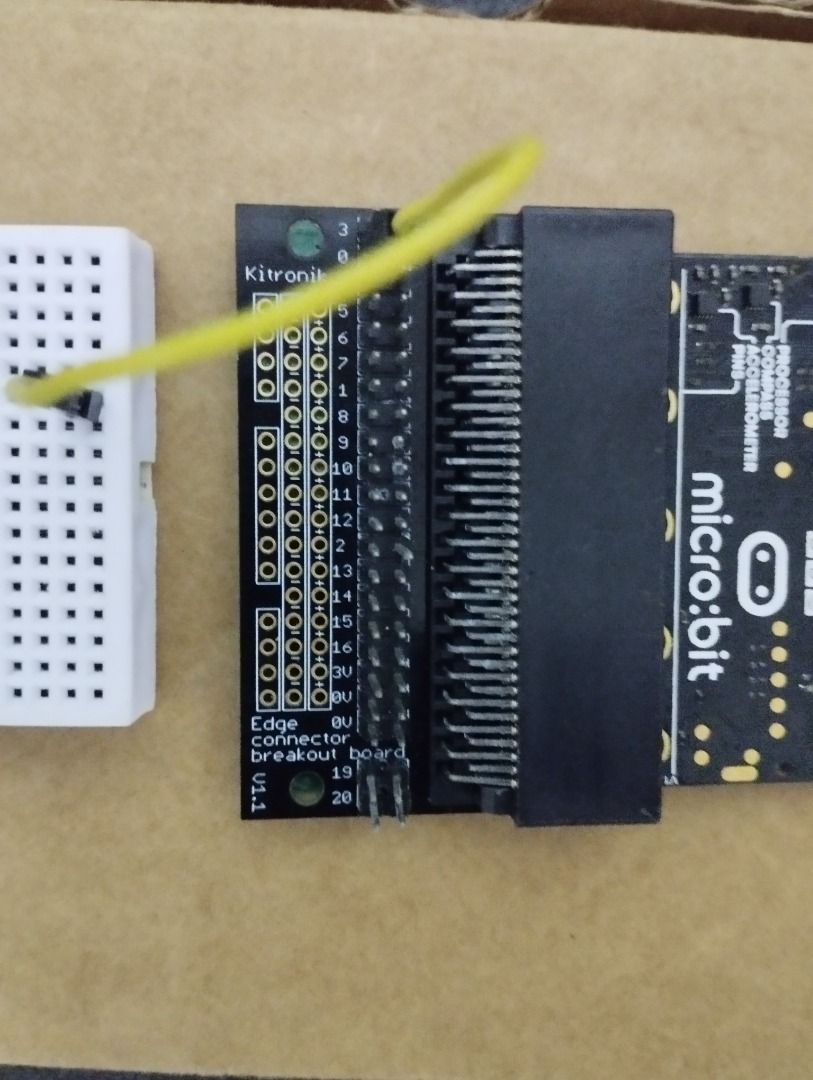 Kitronik Edge Connector Breakout Board for BBC microbit, Computers & Tech, Parts & Accessories ...