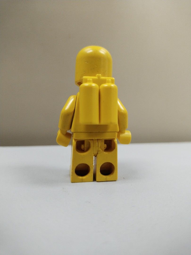 Lego Classic Yellow Spaceman Minifigure, Hobbies & Toys, Toys & Games ...