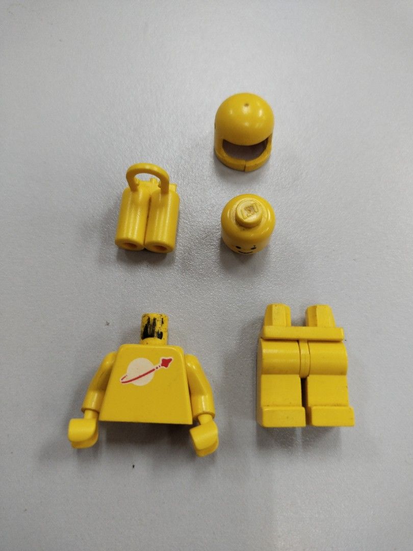 Lego Classic Yellow Spaceman Minifigure, Hobbies & Toys, Toys & Games ...