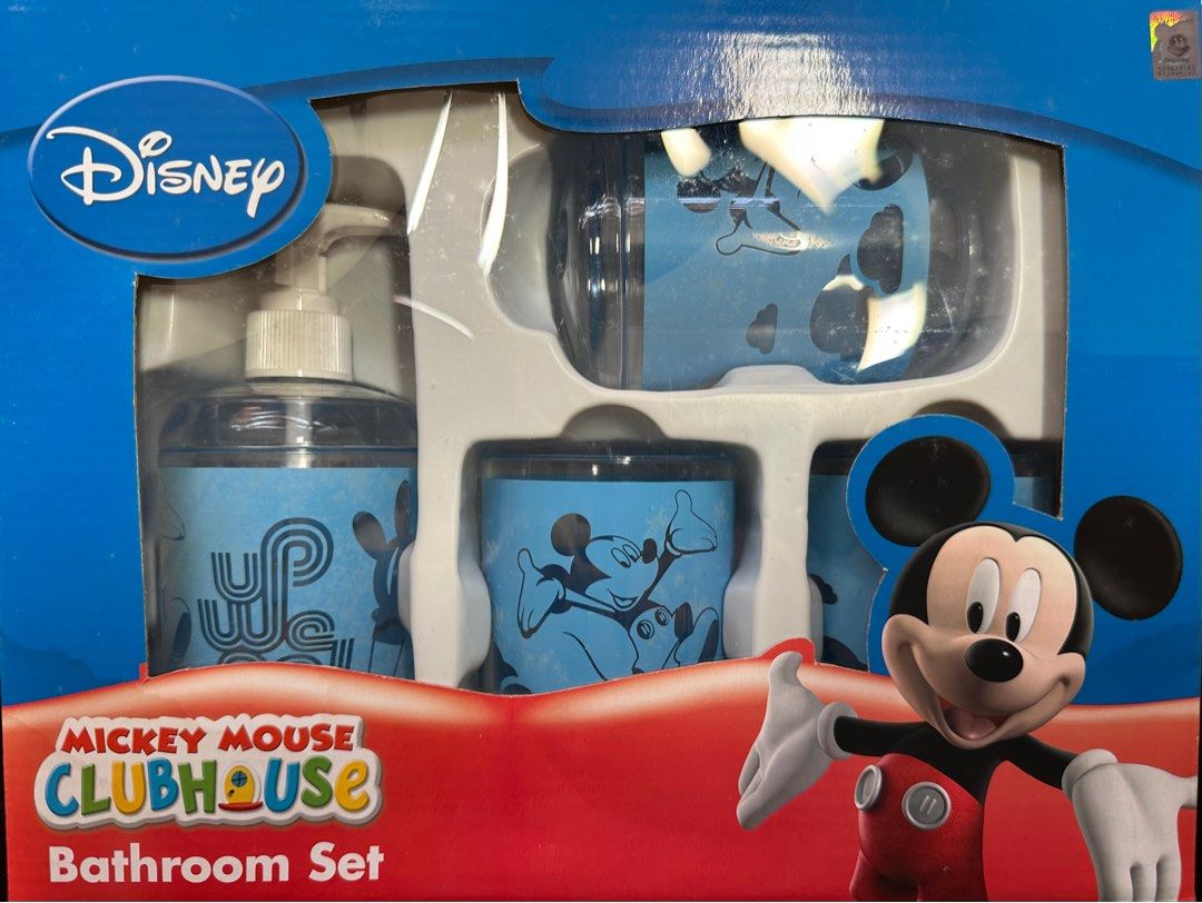 Mickey Mouse Tooth brush set, 美容＆化妝品, 沐浴＆身體護理, 沐浴及身體護理 - 沐浴 - Carousell
