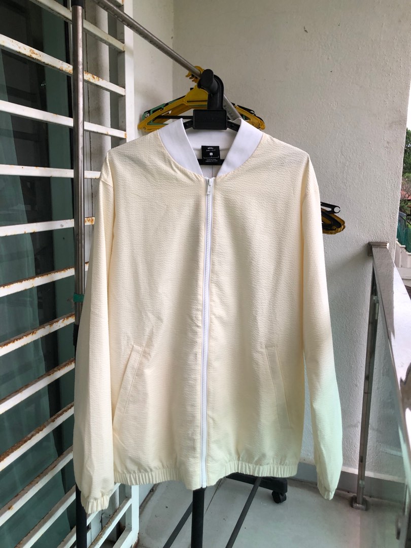 Nike SB Jacket/Windbreaker, Men's Fashion, Coats, Jackets and Outerwear ...