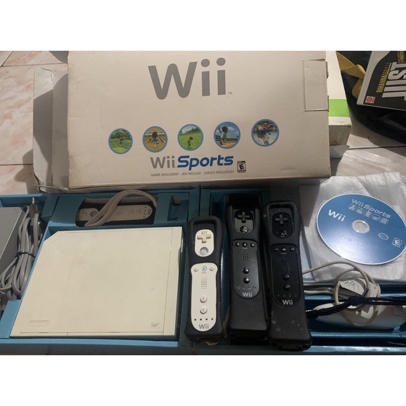Nintendo Wii full package with free games, Video Gaming, Gaming ...