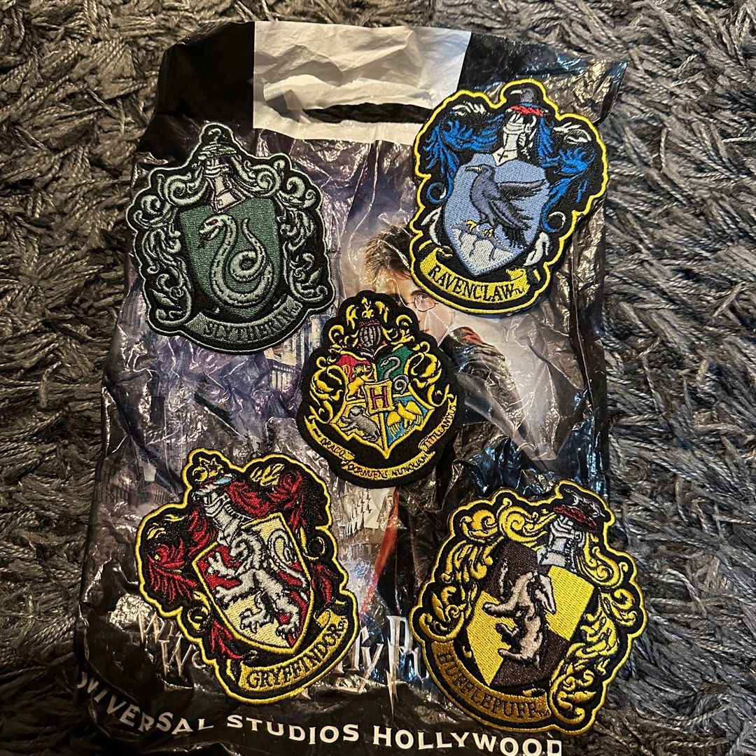 Official Harry Potter Iron-On Patch Set, Hobbies & Toys, Memorabilia ...