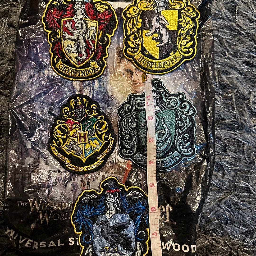 Official Harry Potter Iron-On Patch Set, Hobbies & Toys, Memorabilia ...
