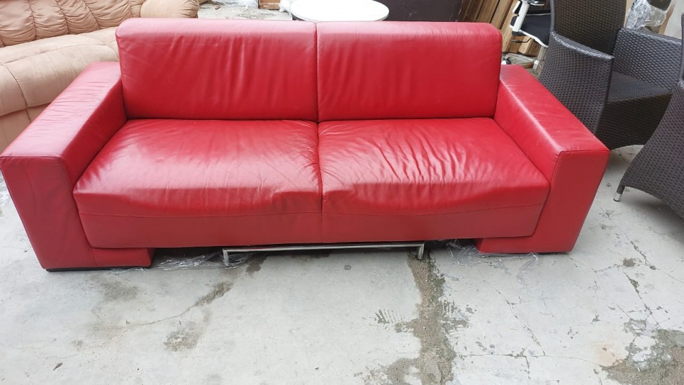 (F20046374) Red Leather 3 Seater Sofa / Sofa Kulit Merah 3 Tempat Duduk ...