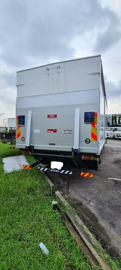 Rent 24ft Truck Lorry Box & Tailgate Isuzu Diesel Manual Lease Rental ...