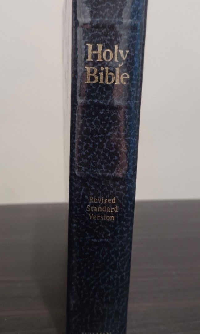 Revise Standard Version Bible (RSV), Hobbies & Toys, Books & Magazines ...