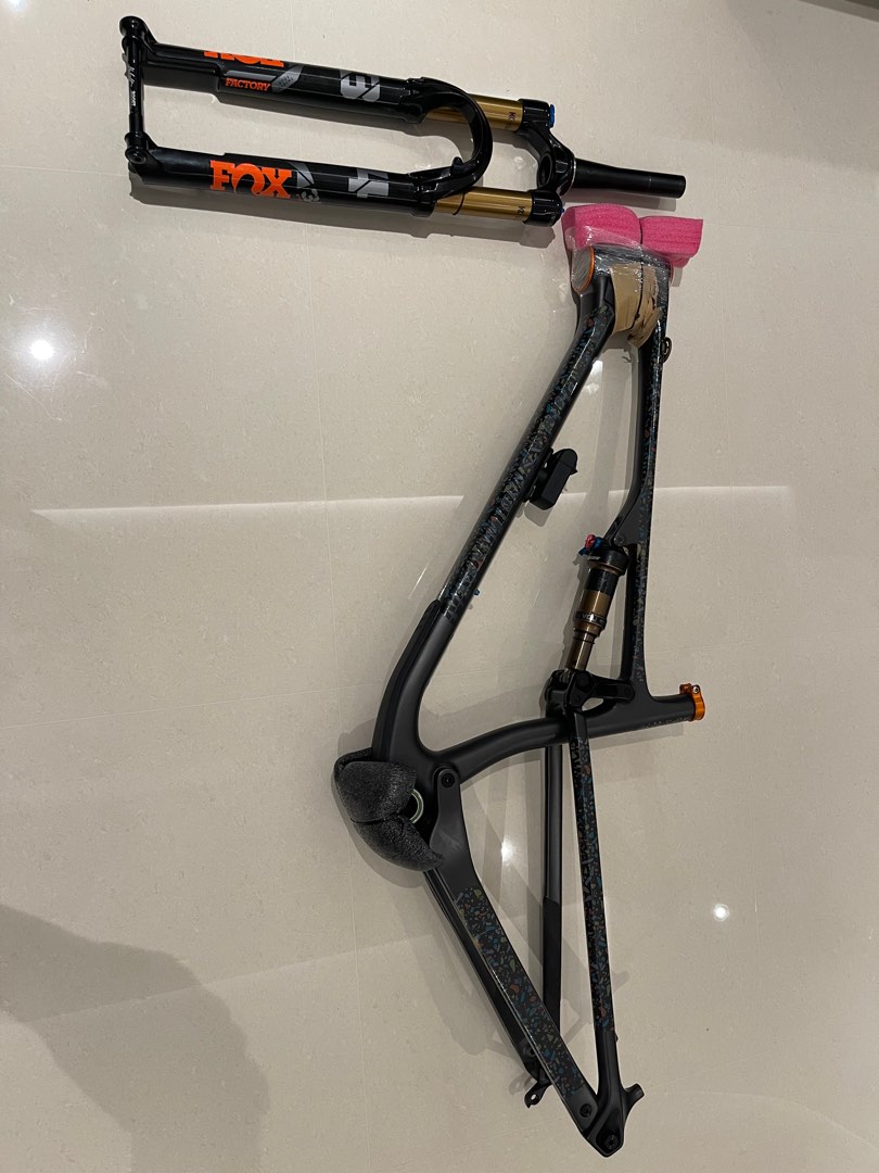 Rocky Mountain Element Frameset with Fox 34 Stepcast, Sports Equipment ...