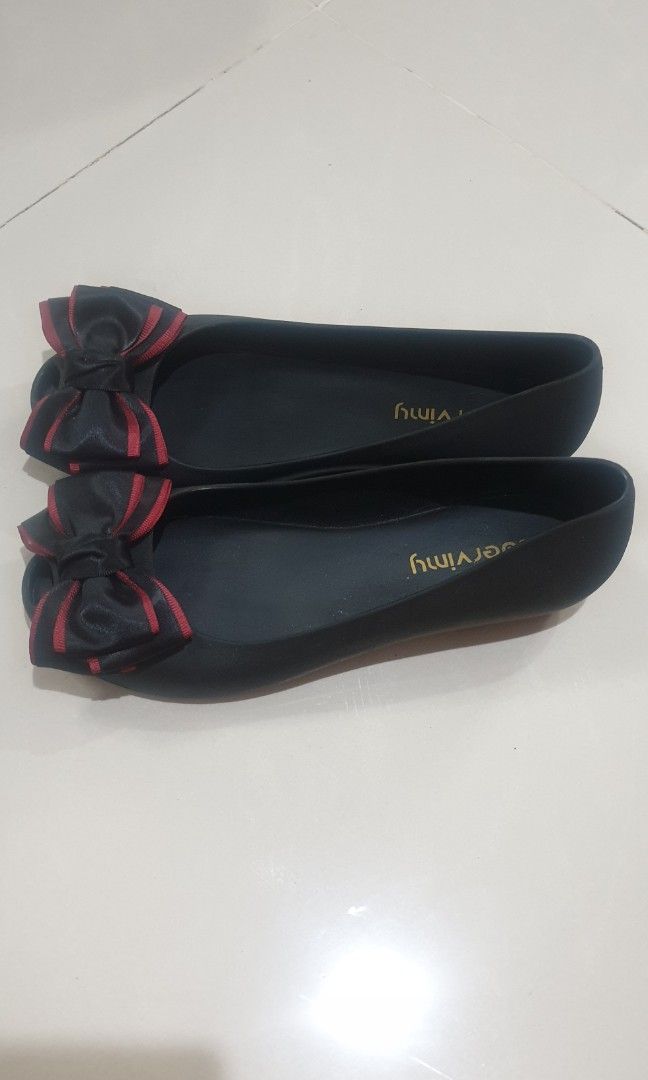 Sepatu ala ala melissa, Fesyen Wanita, Sepatu di Carousell